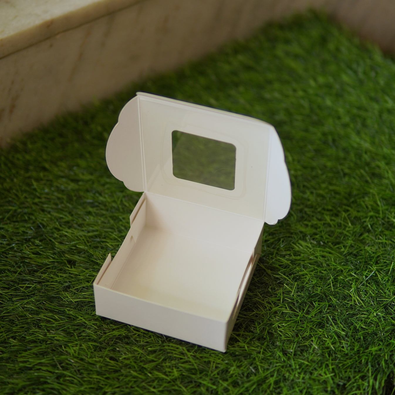 BIG PC BROWNIE WINDOW BOX – The Cake Case Company